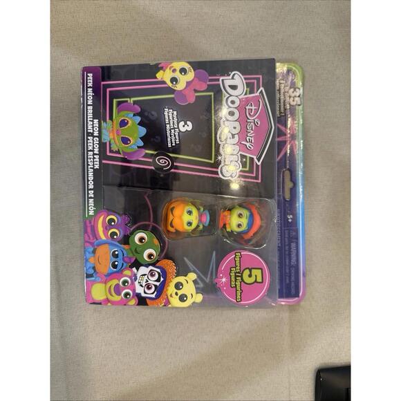 Just Play | Toys | 224 Disney Doorables Neon Glow Peek Mystery 5 Pack ...
